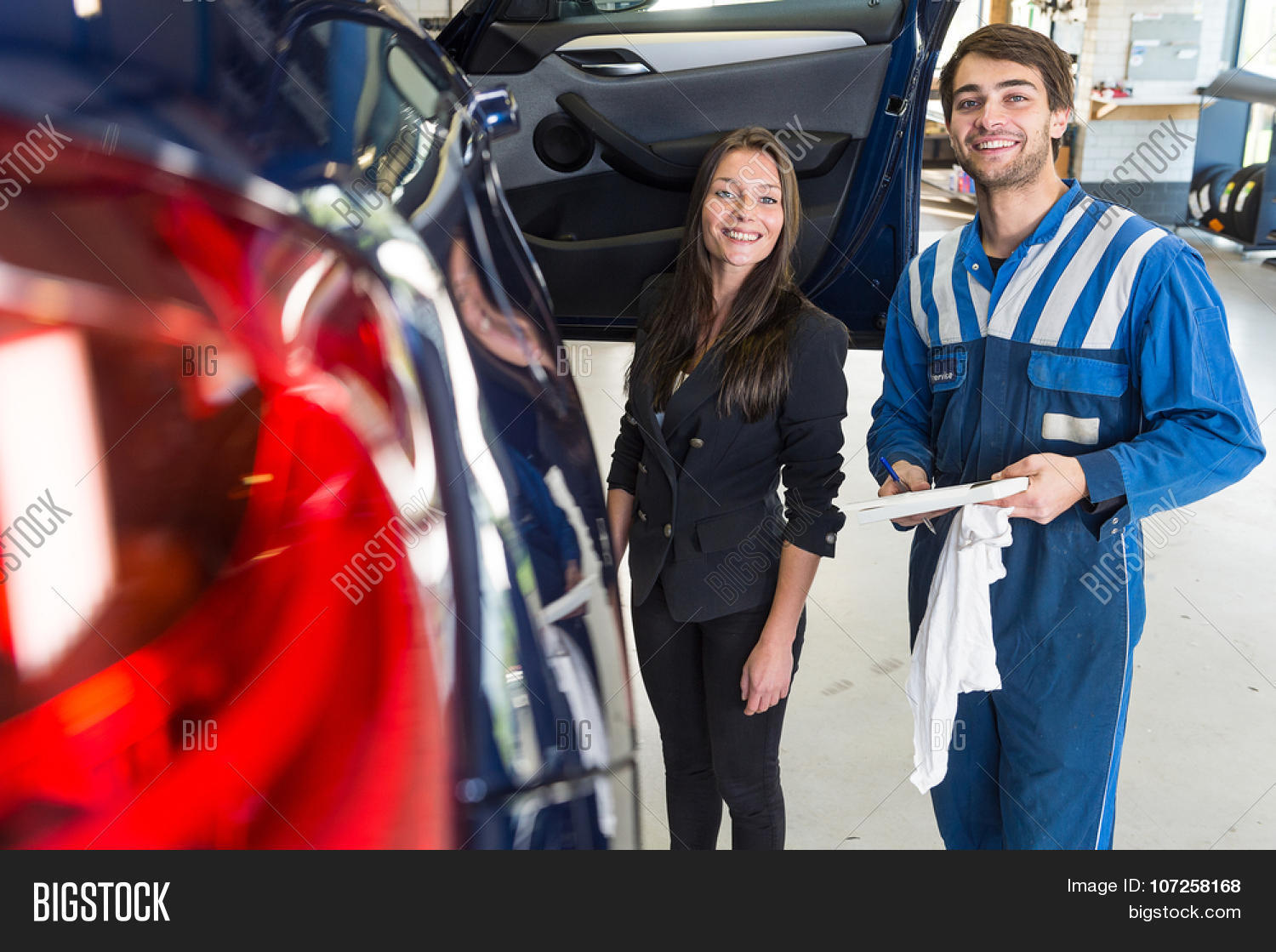 Customer Picks Her Image & Photo (Free Trial) | Bigstock