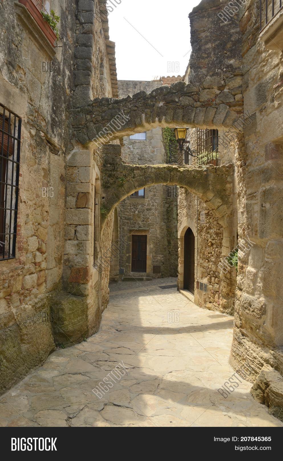 Archway Medieval Alley Image & Photo (Free Trial) | Bigstock