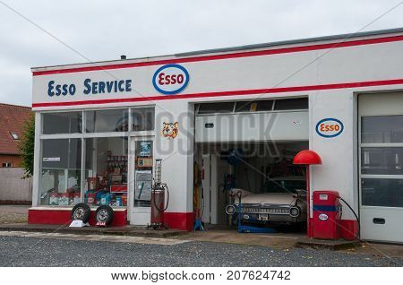 Old Restored Vintage Image & Photo (Free Trial) | Bigstock