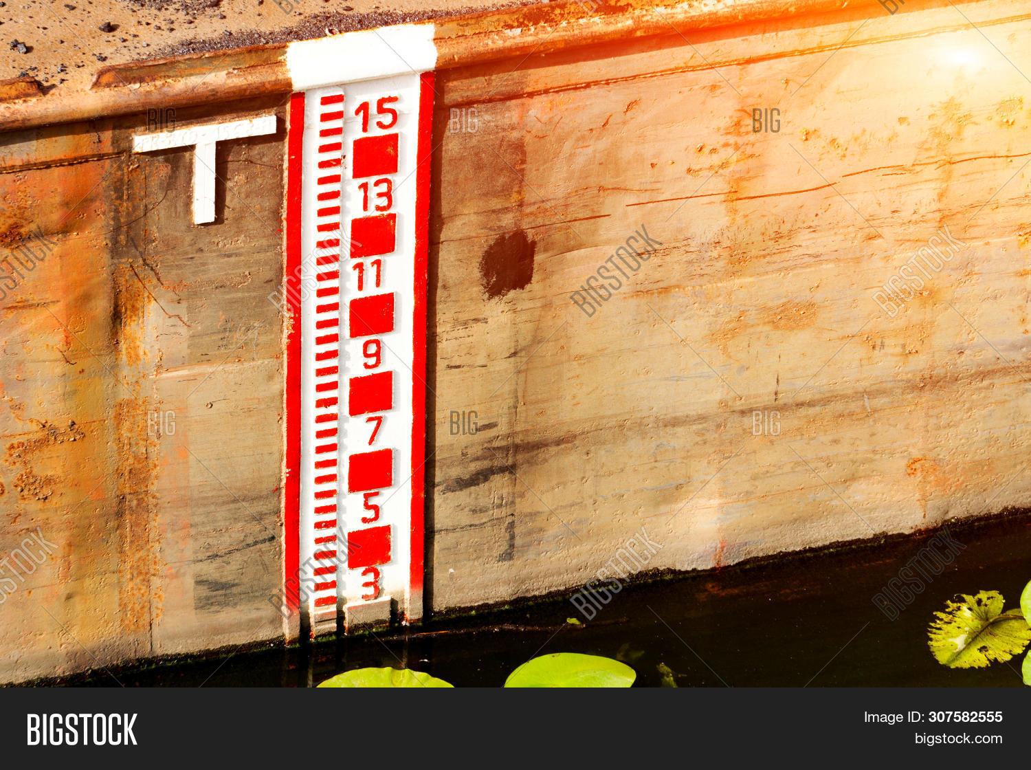 Water Level Gauge Image & Photo (Free Trial) | Bigstock