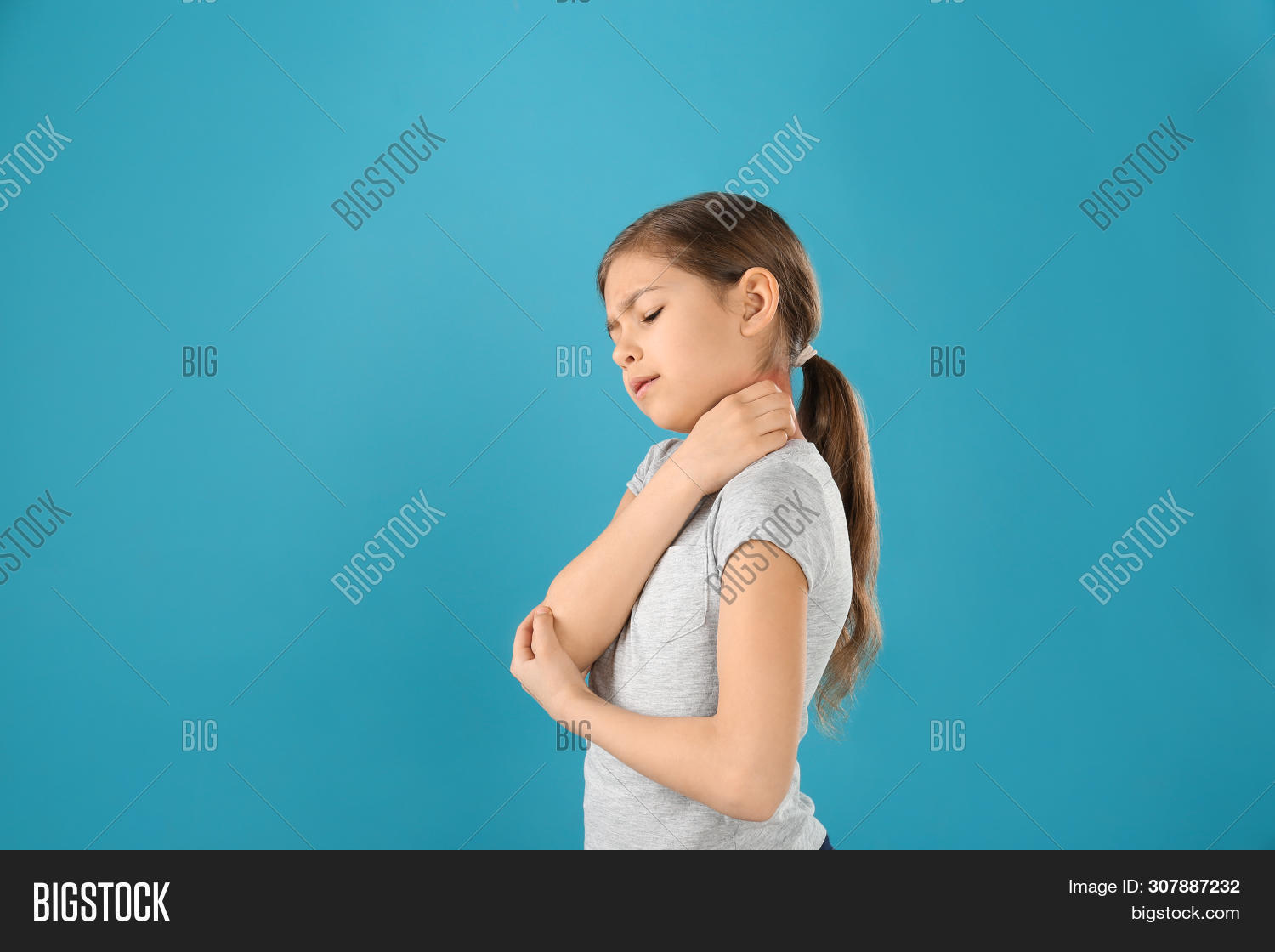 Little Girl Scratching Image & Photo (Free Trial) | Bigstock