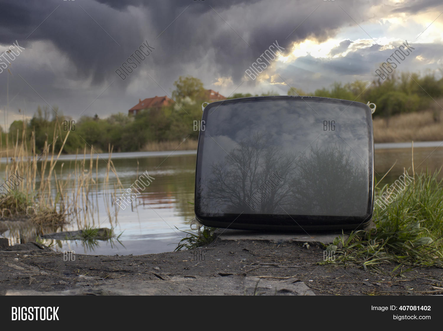 Old Cathode Tube Tv Image & Photo (Free Trial) | Bigstock