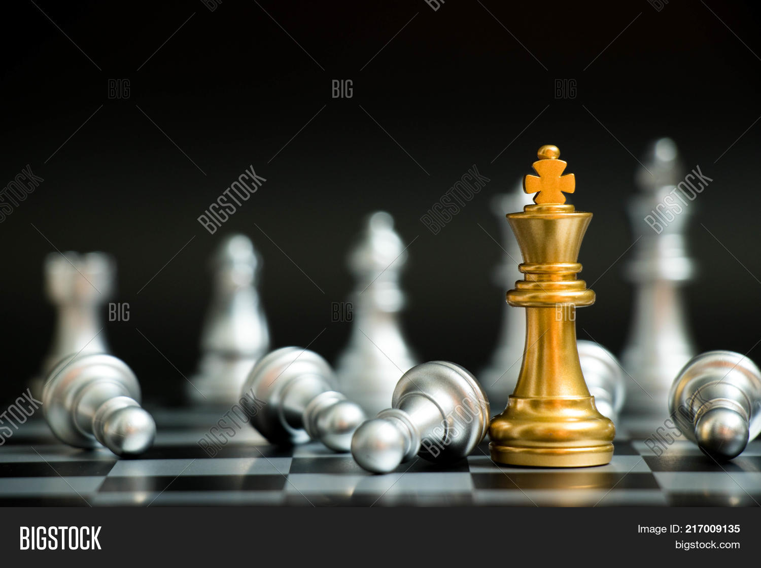 Gold King Chess Game Image & Photo (Free Trial) | Bigstock