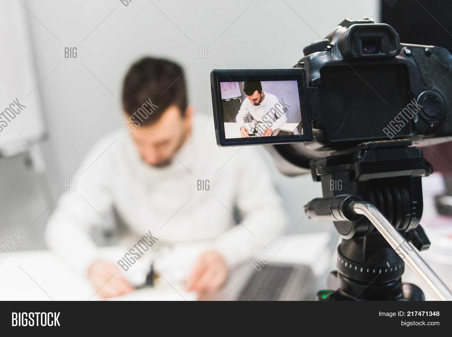 Video Tutorial Image & Photo (Free Trial) | Bigstock