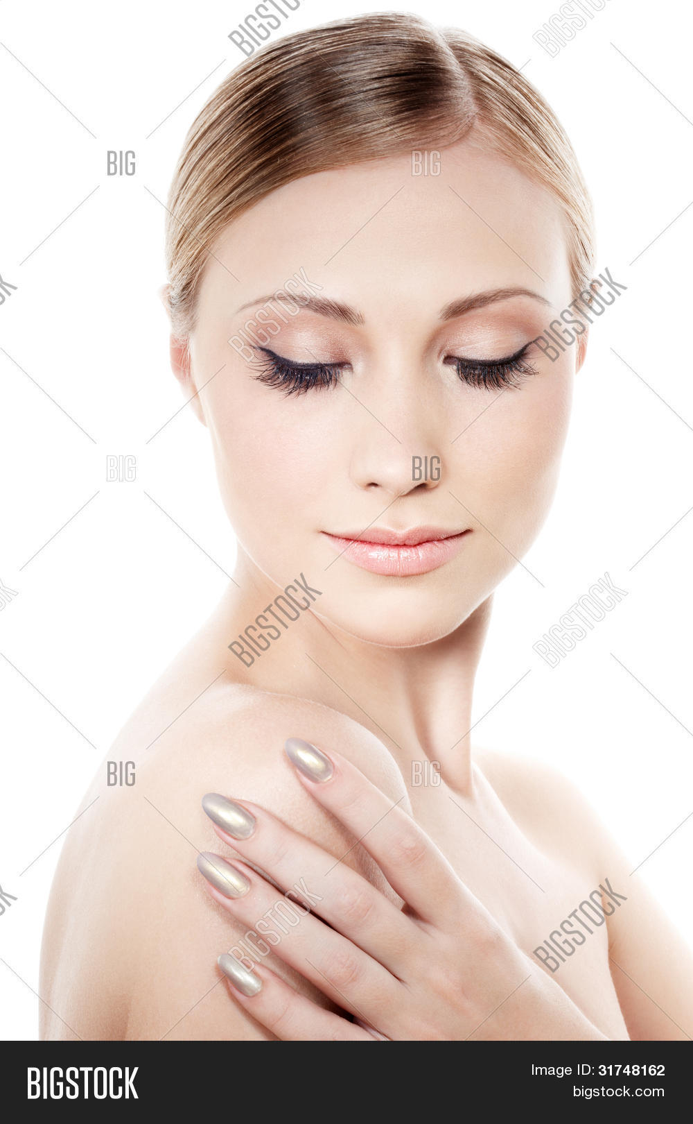 Woman Natural Looking Image & Photo (Free Trial) | Bigstock