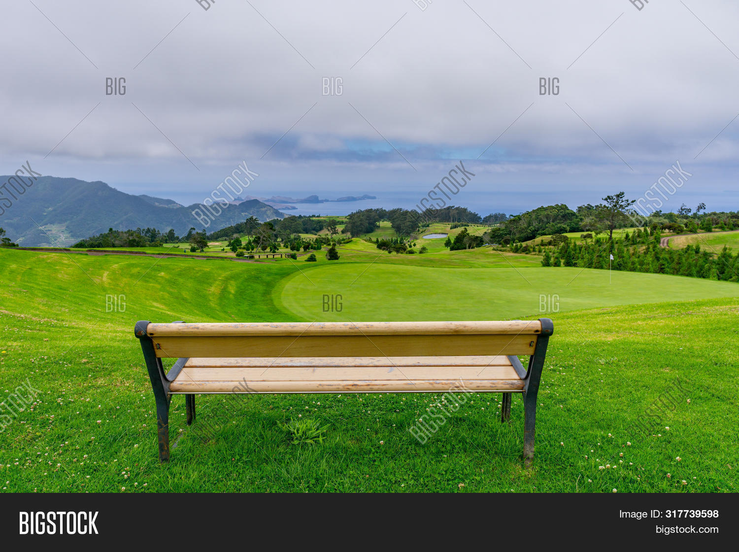 Park Bench Outdoor Image & Photo (Free Trial) | Bigstock