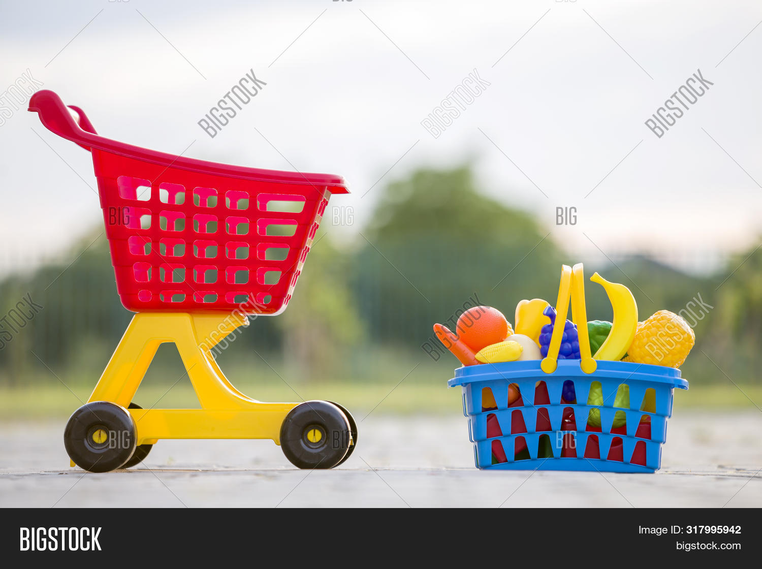 Shopping Pushcart Image & Photo (Free Trial) | Bigstock