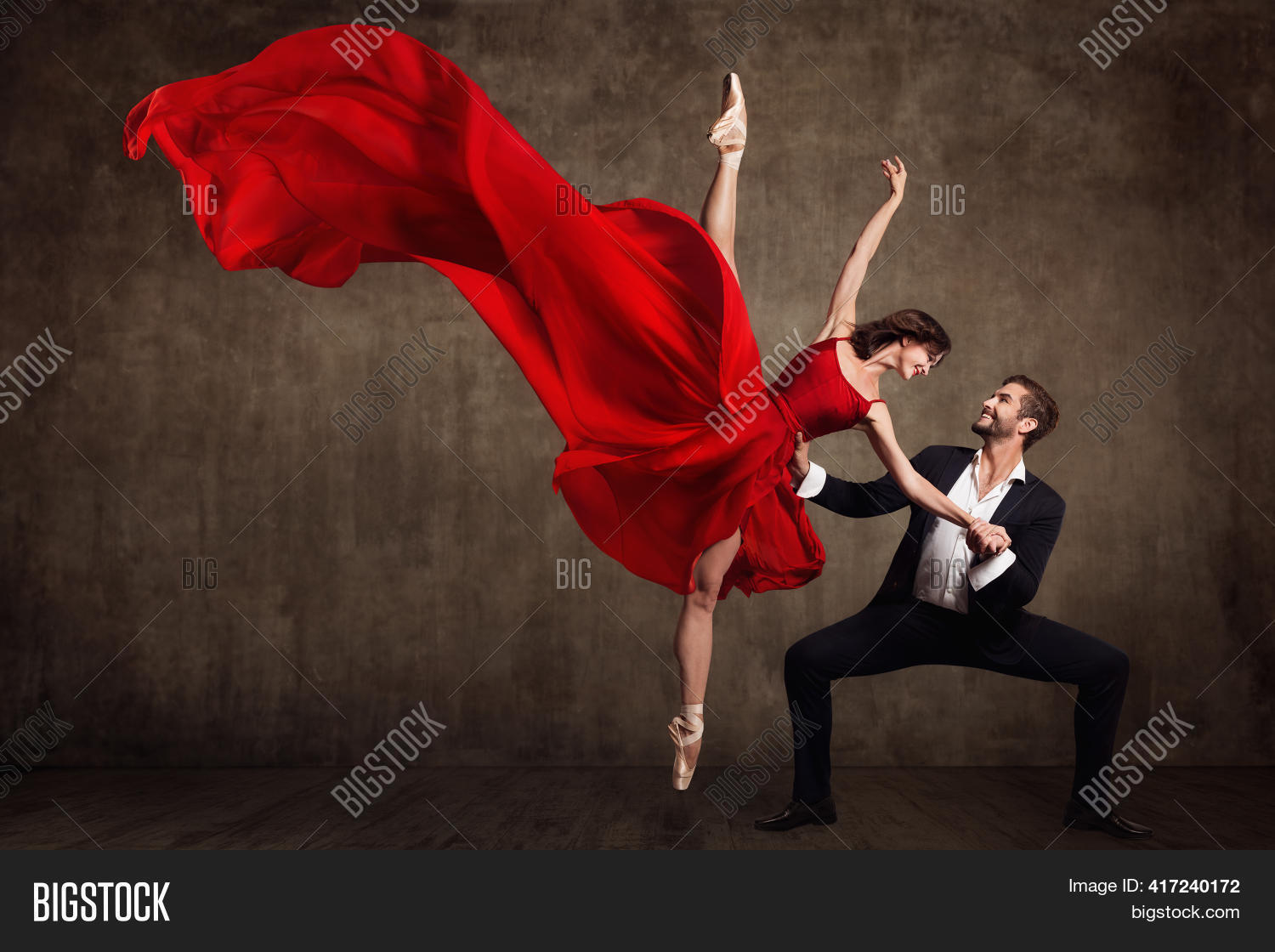 Contemporary Dance Couple