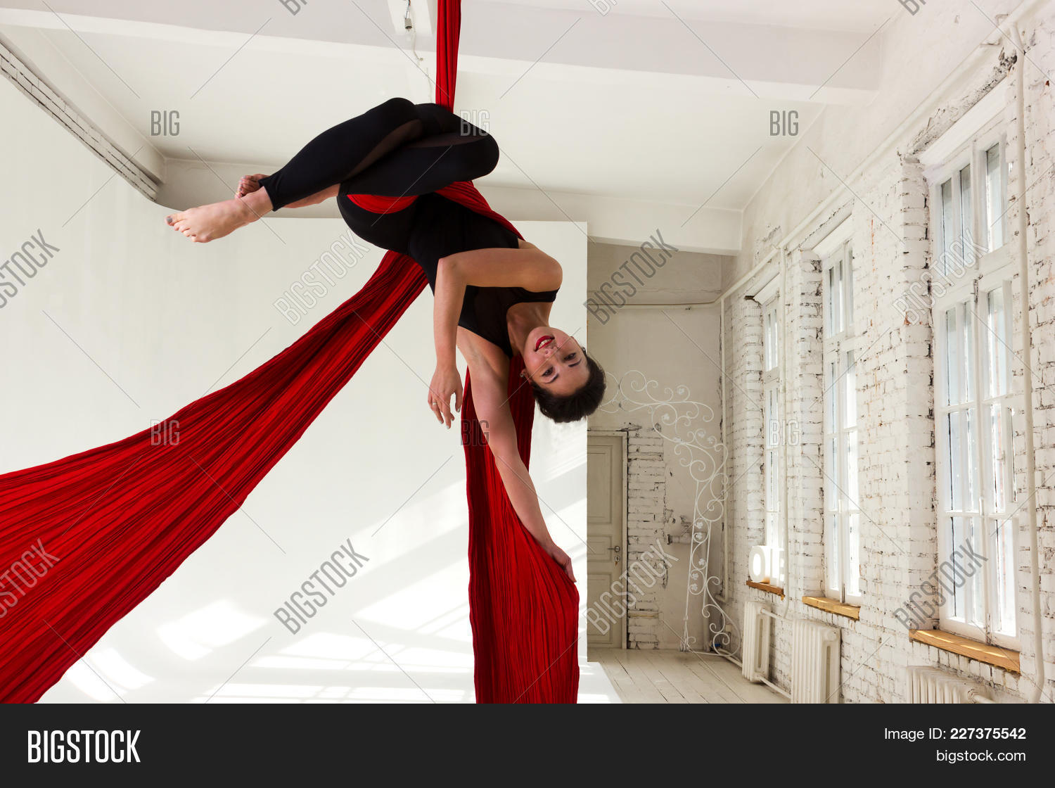 Beautiful Aerialist Image & Photo (Free Trial) | Bigstock