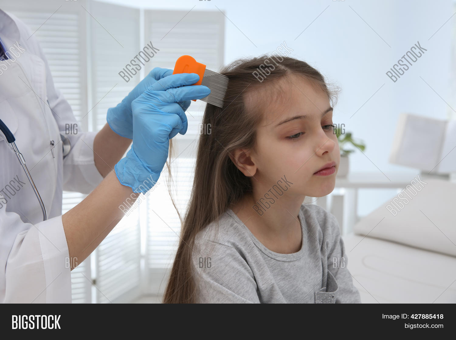 Doctor Using Nit Comb Image & Photo (Free Trial) | Bigstock