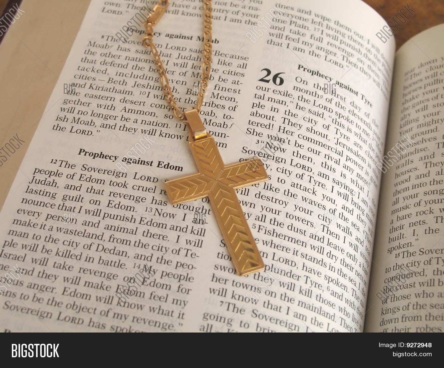 Bible Golden Chain Image & Photo (Free Trial) | Bigstock