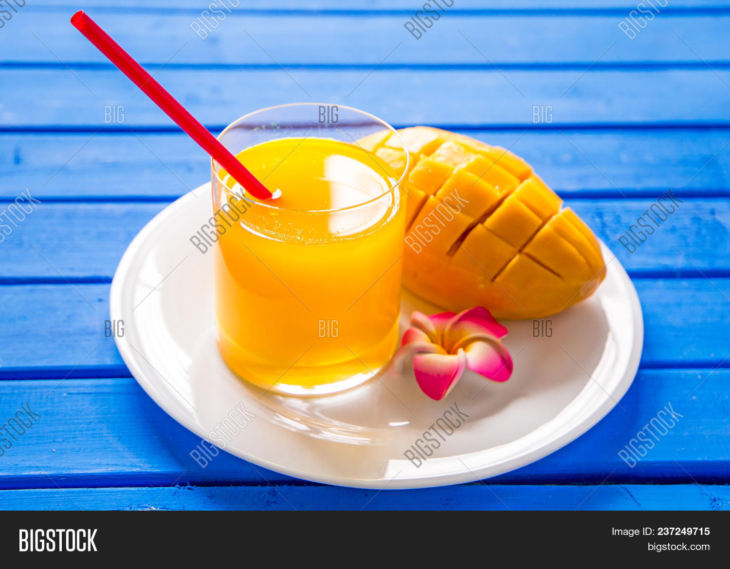 Mango Smoothie Glass Image & Photo (Free Trial) | Bigstock