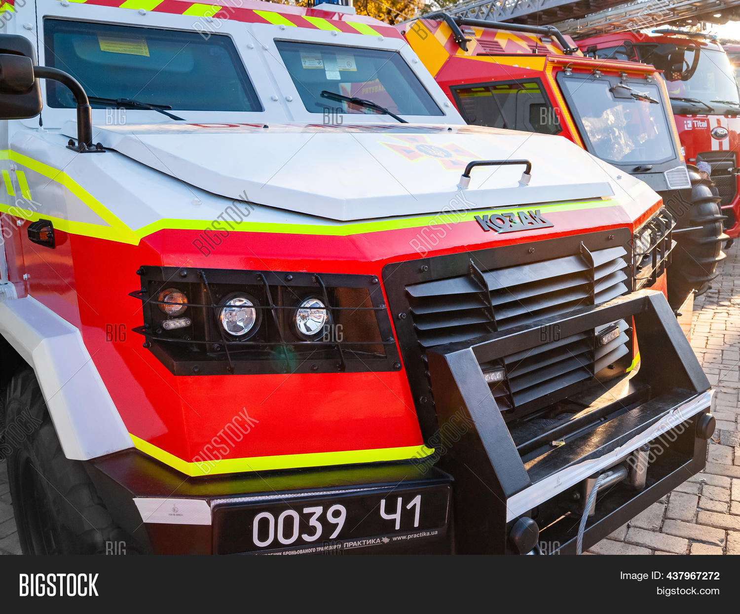 Close- All-terrain Image & Photo (Free Trial) | Bigstock