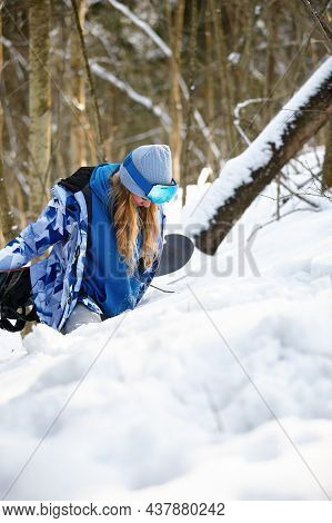 Close Up Portrait Of Snowboarder Woman At Ski Resort Wearing Helmet And Goggles With Reflection ...