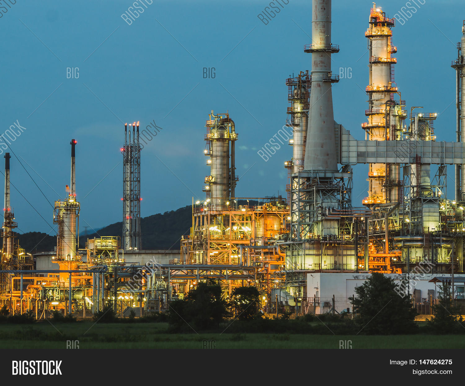 Imagen y foto Refinery Industry: (prueba gratis) | Bigstock