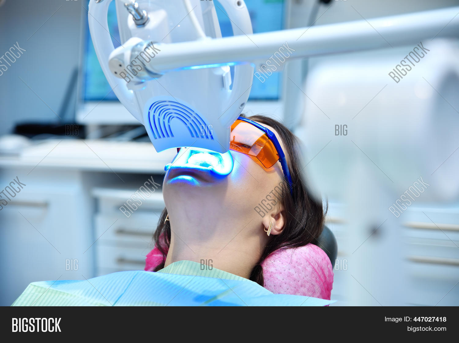 Laser Bleaching Teeth Image & Photo (Free Trial) | Bigstock