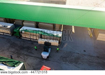 Loading Finished Image & Photo (Free Trial) | Bigstock