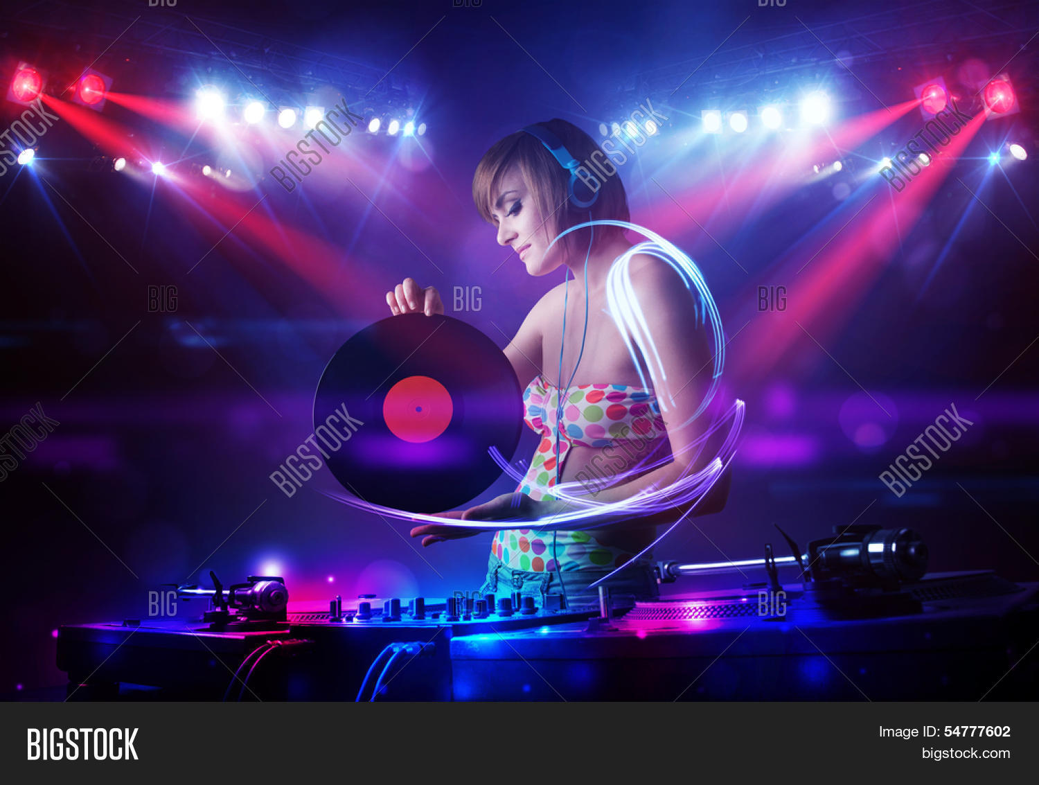 Pretty Young Disc Image & Photo (Free Trial) | Bigstock