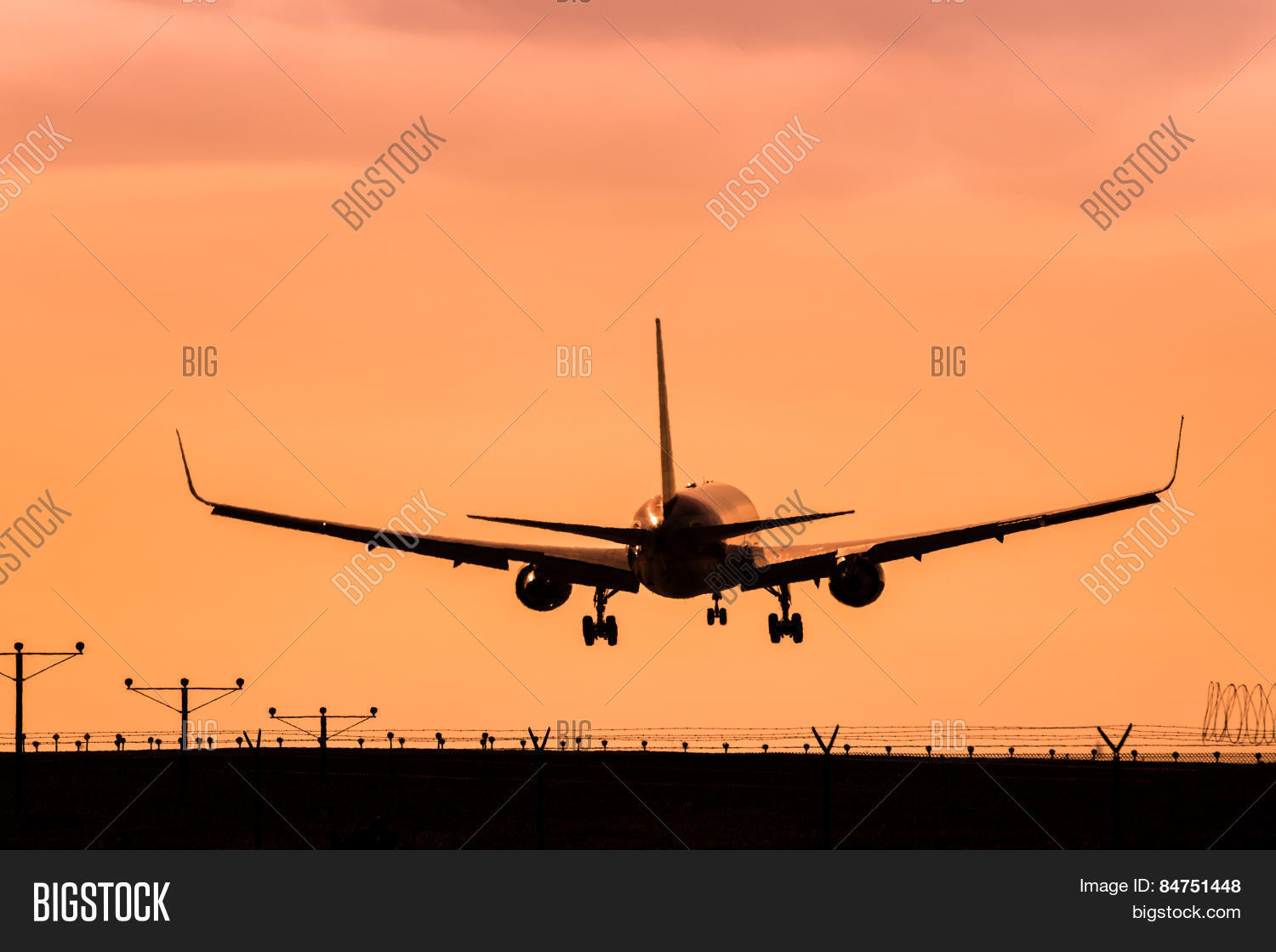 Jet Landing Image & Photo (Free Trial) | Bigstock