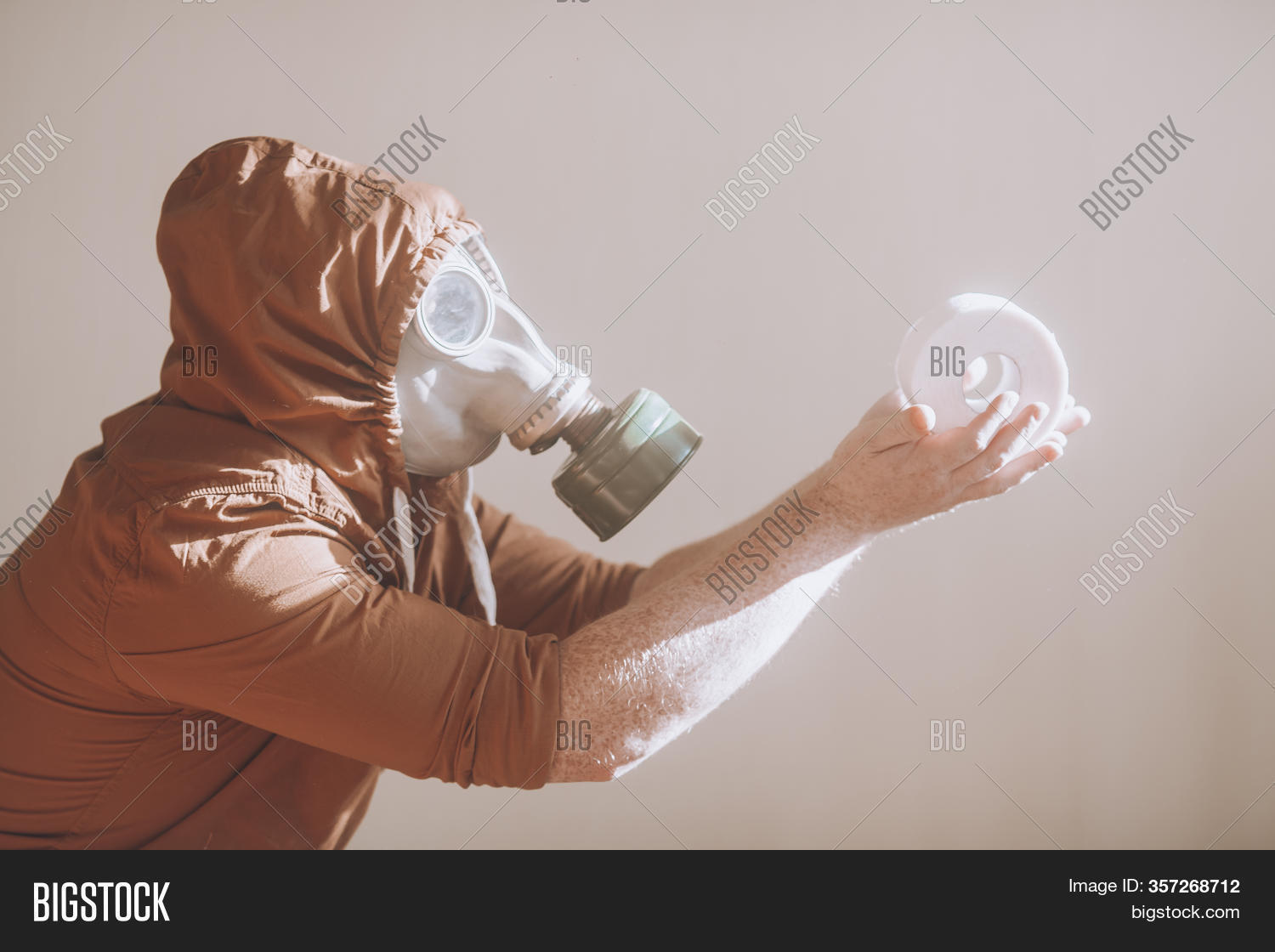 Man Gas Mask Holds Image & Photo (Free Trial) | Bigstock