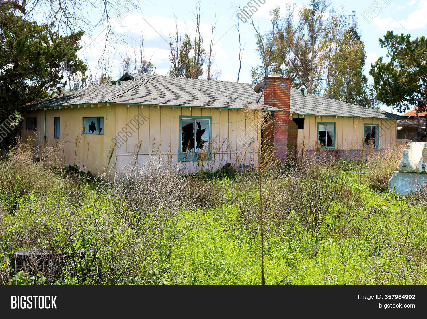 Abandoned House Broken Image & Photo (Free Trial) | Bigstock