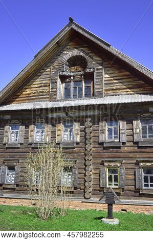 Hut Timber Image & Photo (Free Trial) | Bigstock