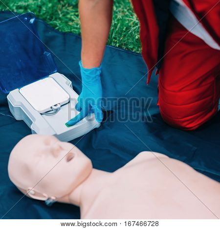 Cpr Training Outdoors Image & Photo (Free Trial) | Bigstock