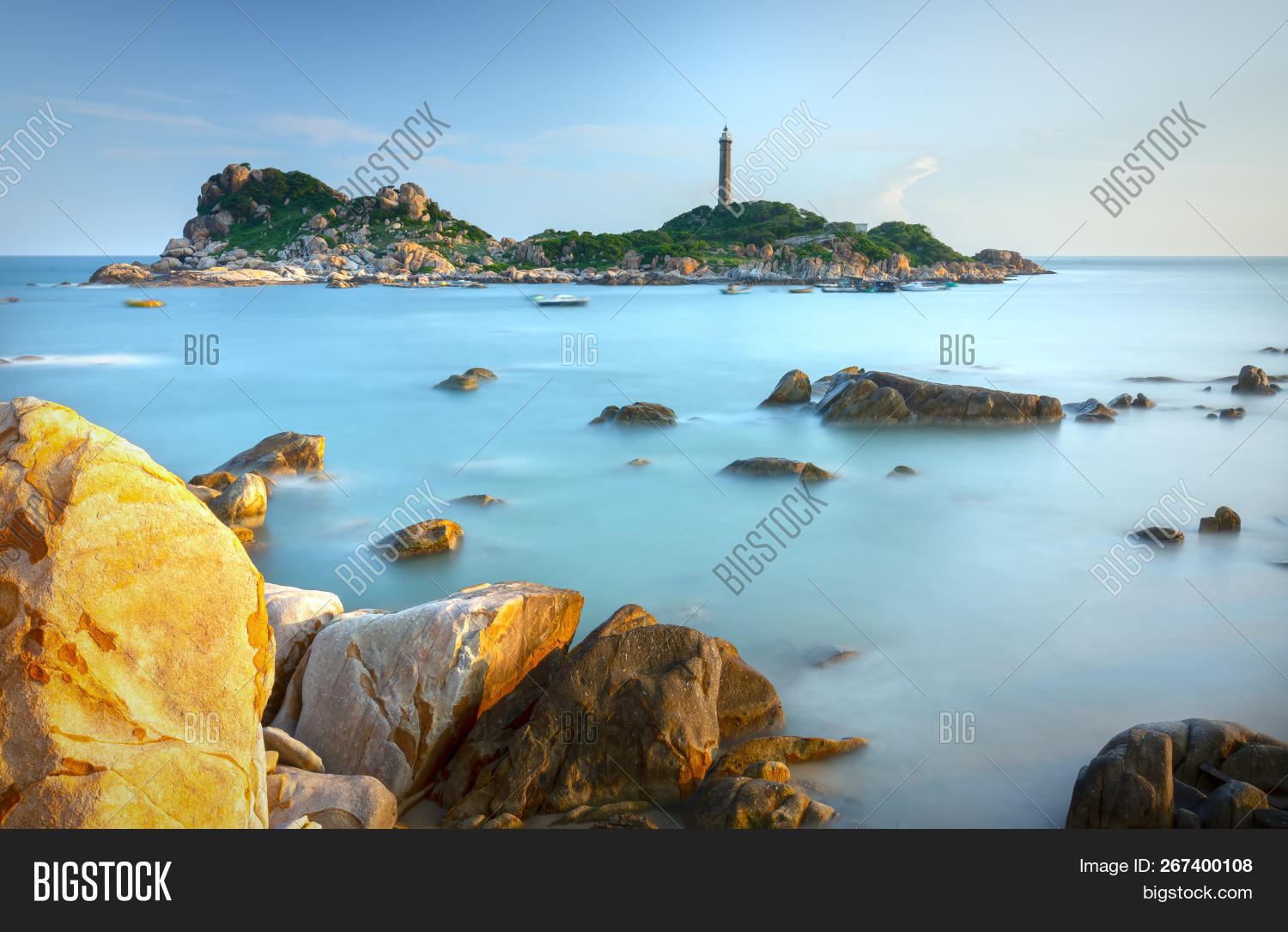 Ke Ga Lighthouse Image & Photo (Free Trial) | Bigstock