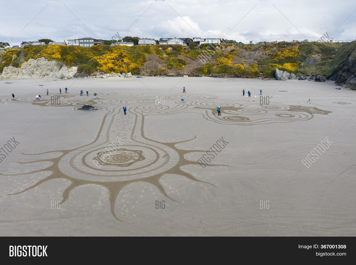 Walkable Labyrinth Image & Photo (Free Trial) | Bigstock