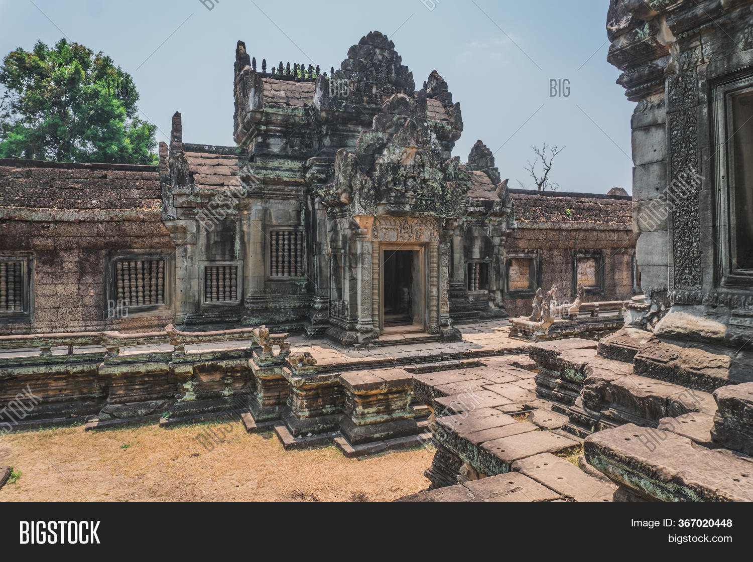 Ancient Angkor Wat Image & Photo (Free Trial) | Bigstock