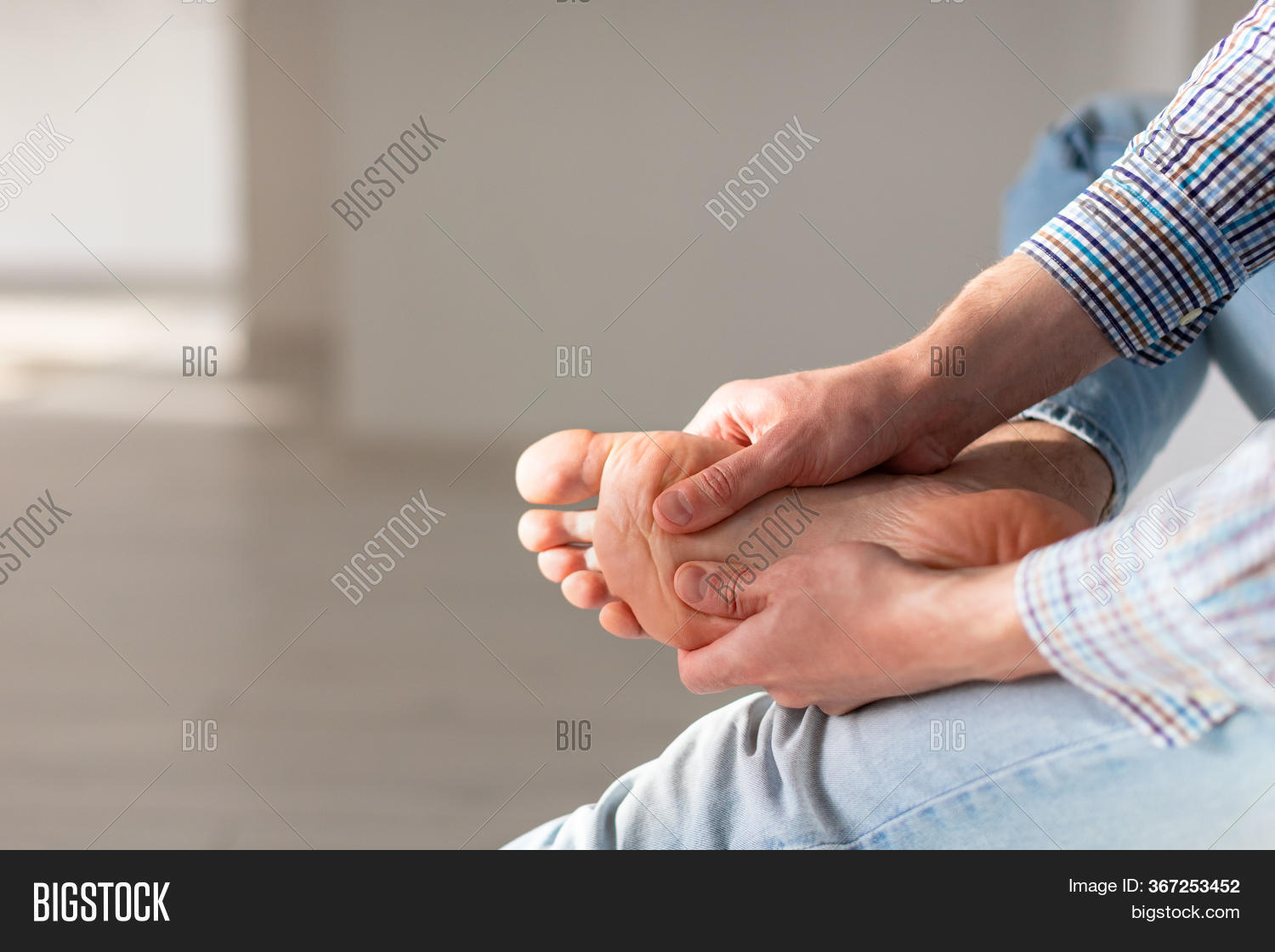Man Hands Giving Foot Image & Photo (Free Trial) | Bigstock