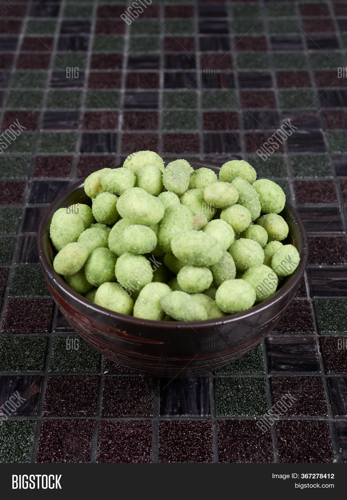 Crunchy Whole Peanuts Image & Photo (Free Trial) | Bigstock