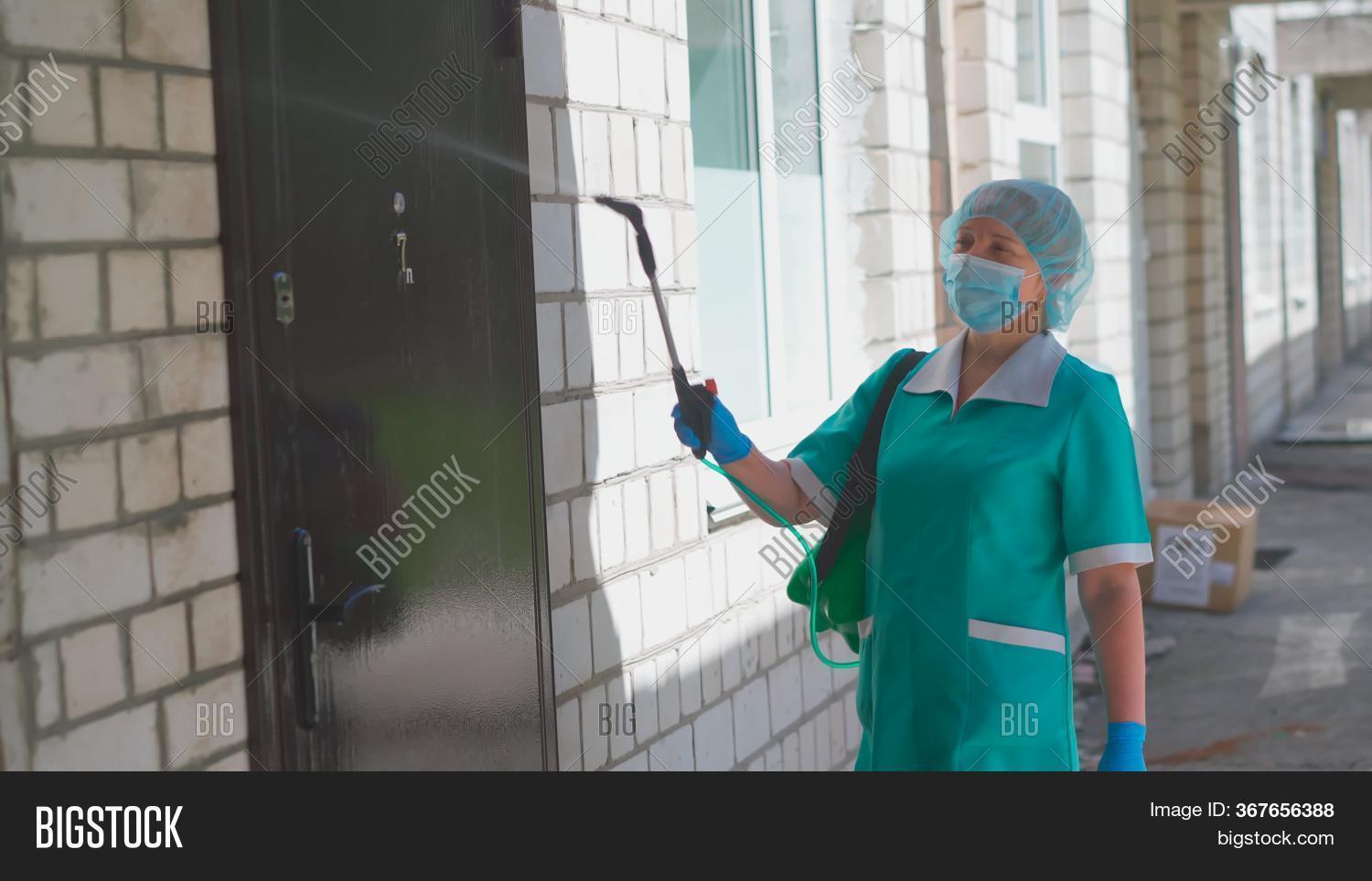 Masked Worker Washes Image & Photo (Free Trial) | Bigstock