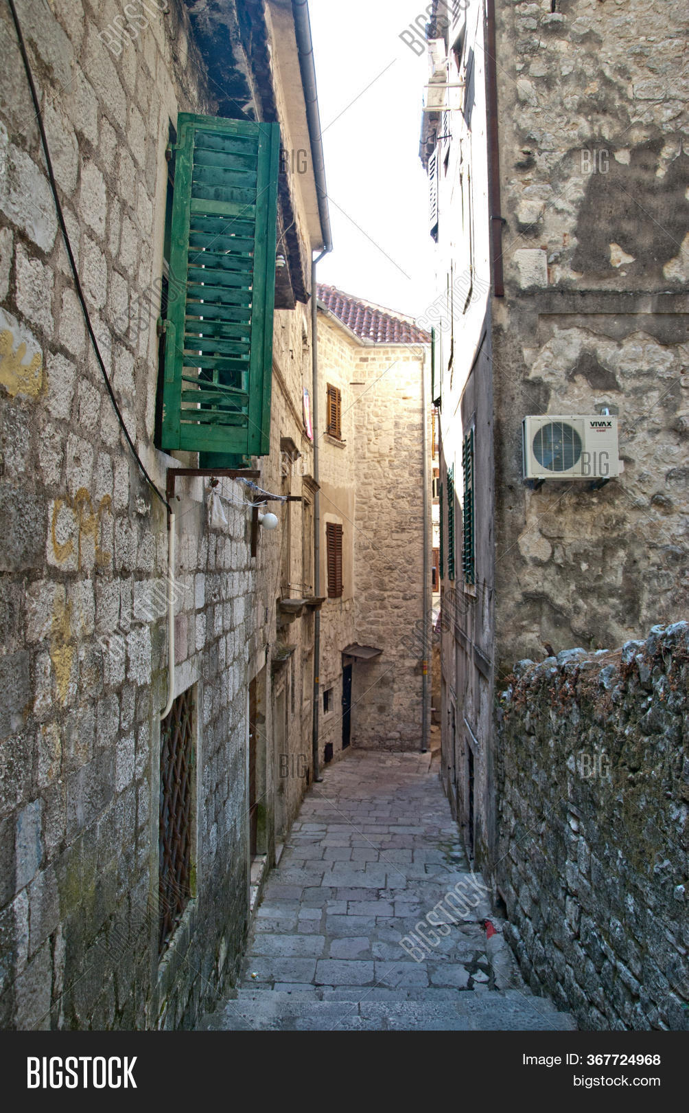 Narrow Alley Maze, Image & Photo (Free Trial) | Bigstock