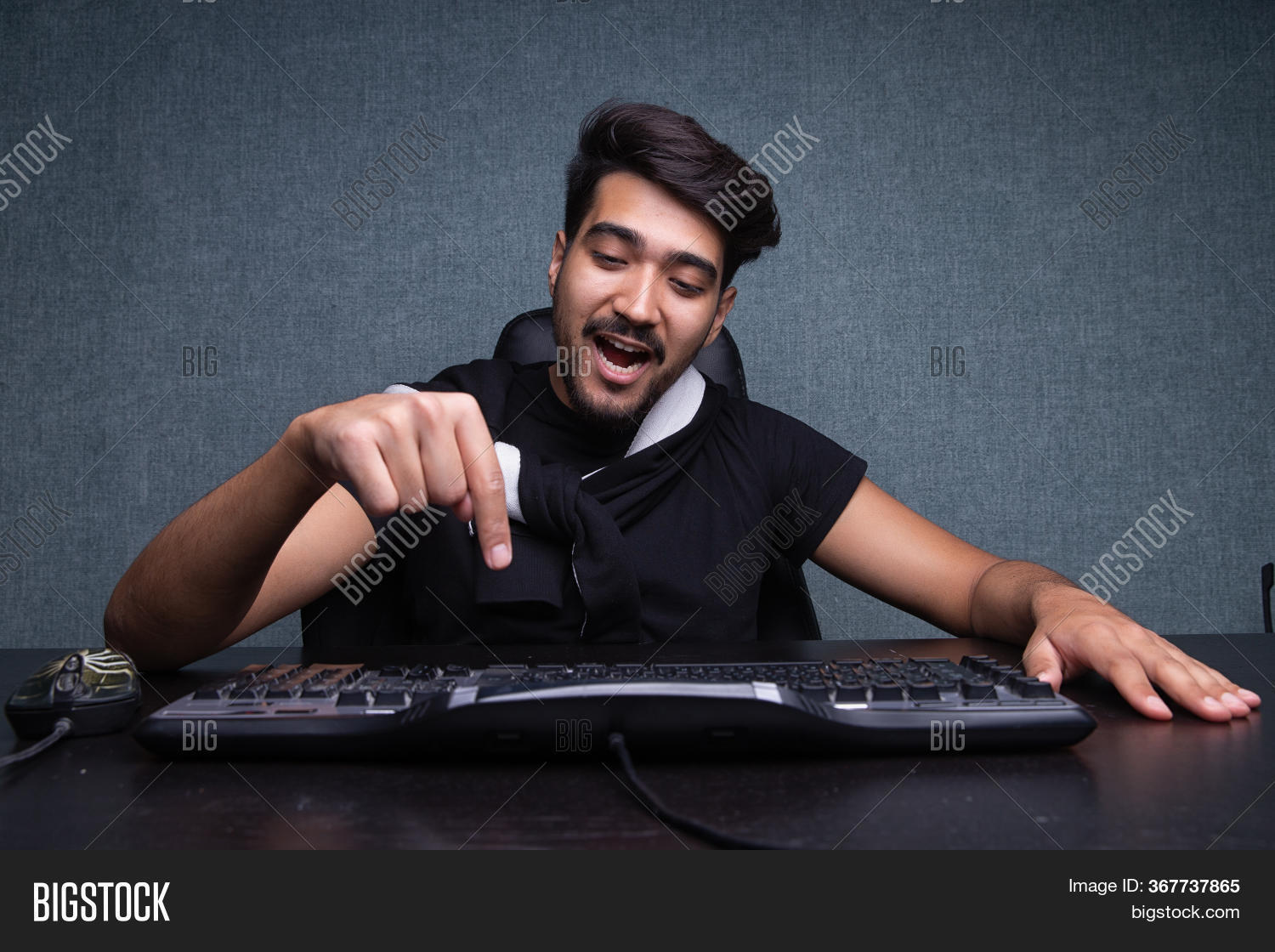 Young Guy Presses Image & Photo (Free Trial) | Bigstock