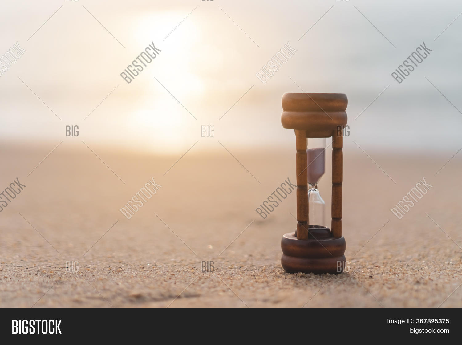 Small Hourglass Show Image & Photo (Free Trial) | Bigstock