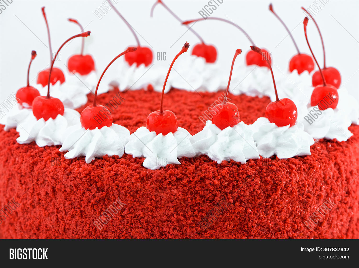Round Red Velvet Cake Image & Photo (Free Trial) | Bigstock