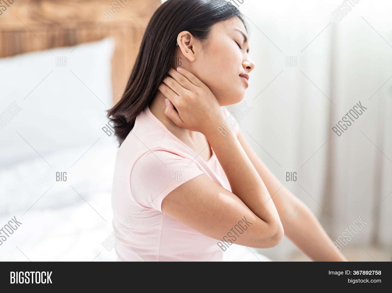 Neck Pain. Asian Woman Image & Photo (Free Trial) | Bigstock