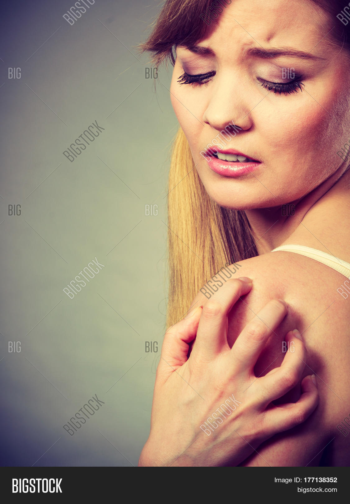 Woman Scratching Her Image & Photo (Free Trial) | Bigstock