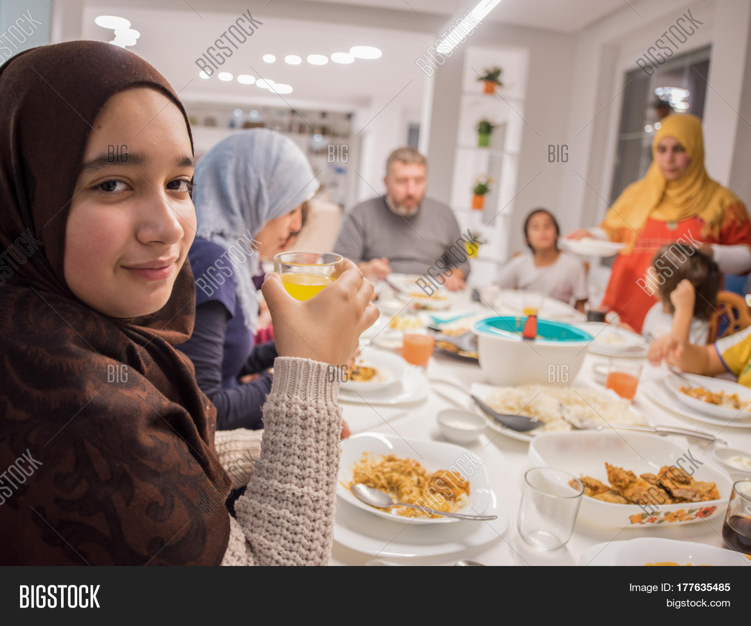 Arabian Muslim Family Image & Photo (Free Trial) | Bigstock