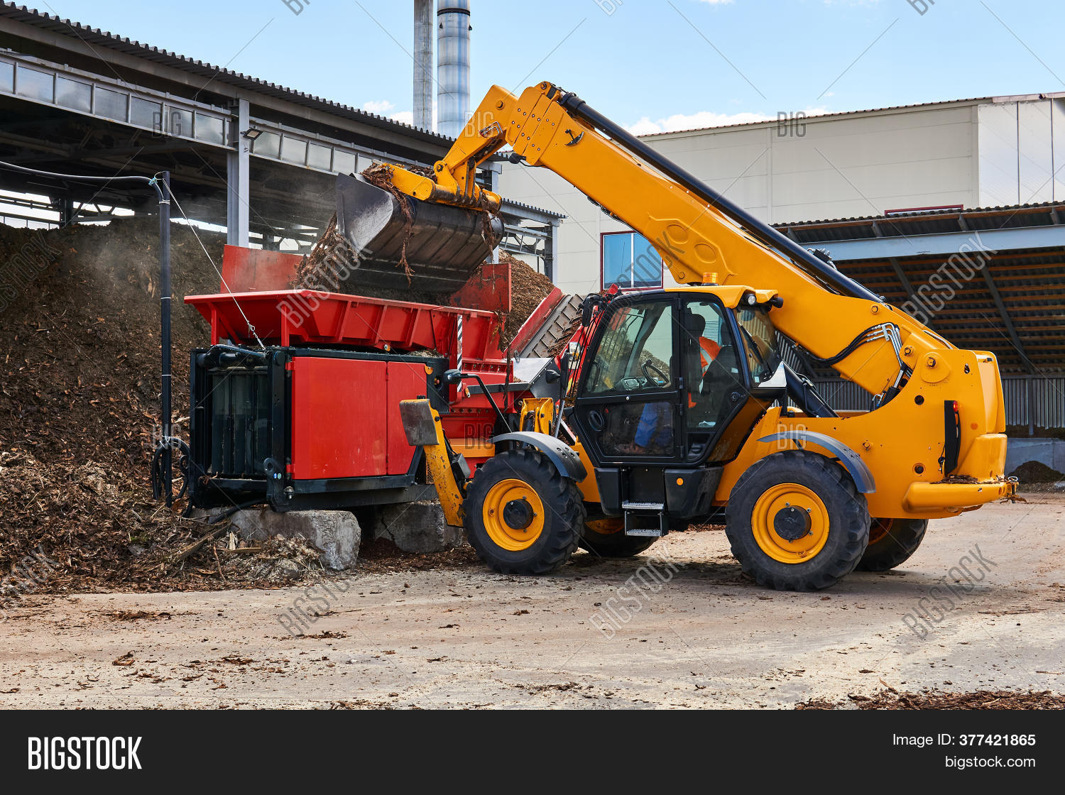 Bucket Loader Loads Image & Photo (Free Trial) | Bigstock