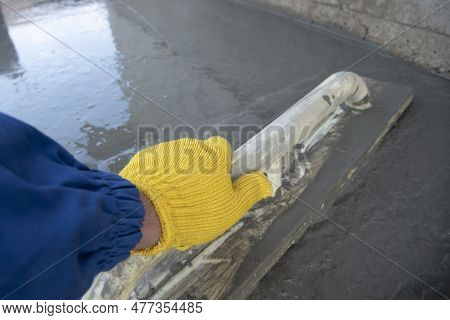 Mason Leveling Image & Photo (Free Trial) | Bigstock