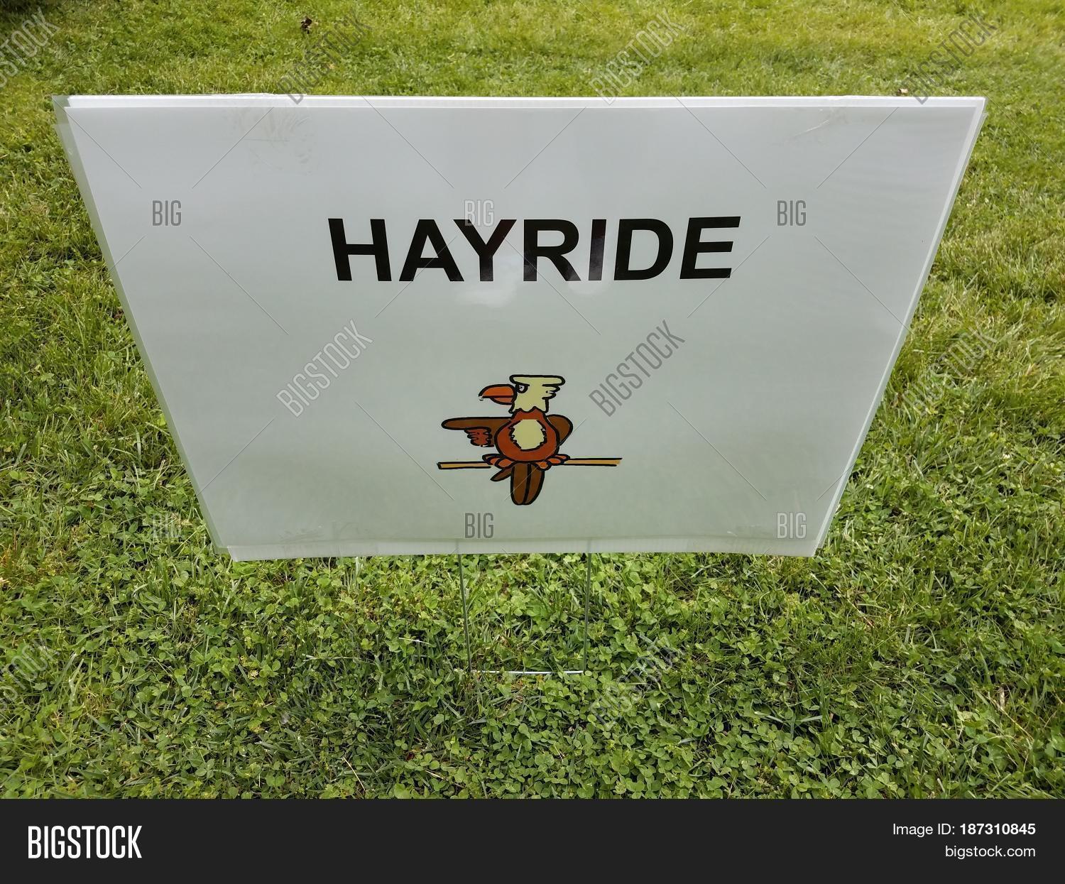 Imagen y foto White Hayride Sign (prueba gratis) | Bigstock