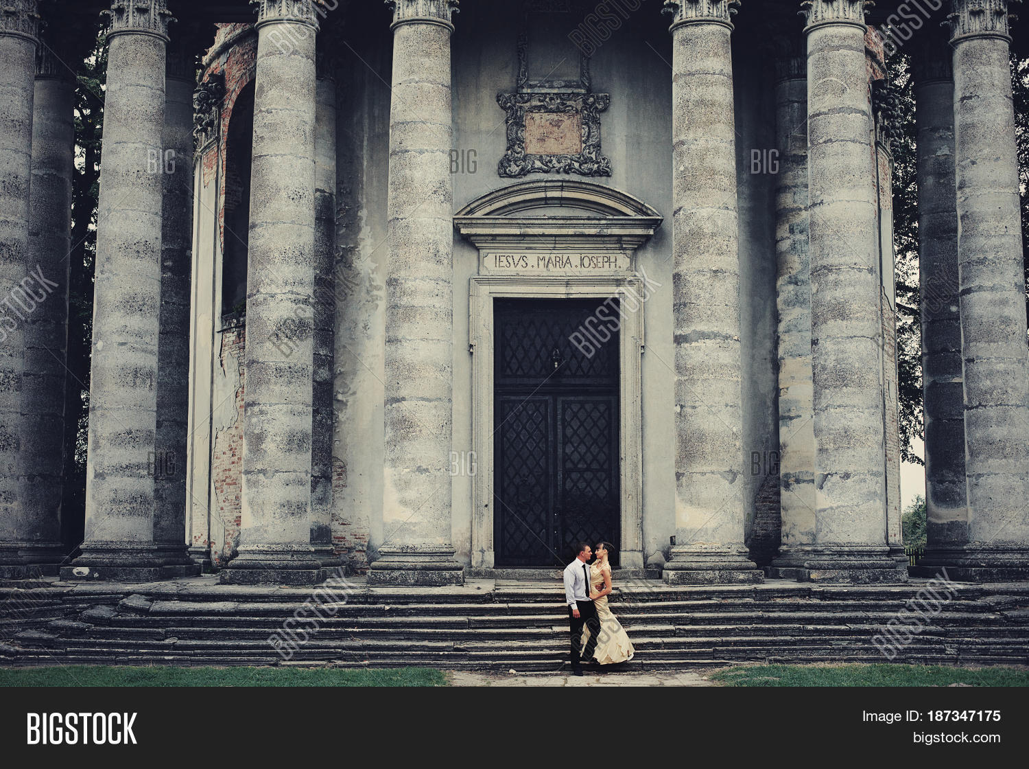 Look Afar On Gorgeous Image & Photo (Free Trial) | Bigstock