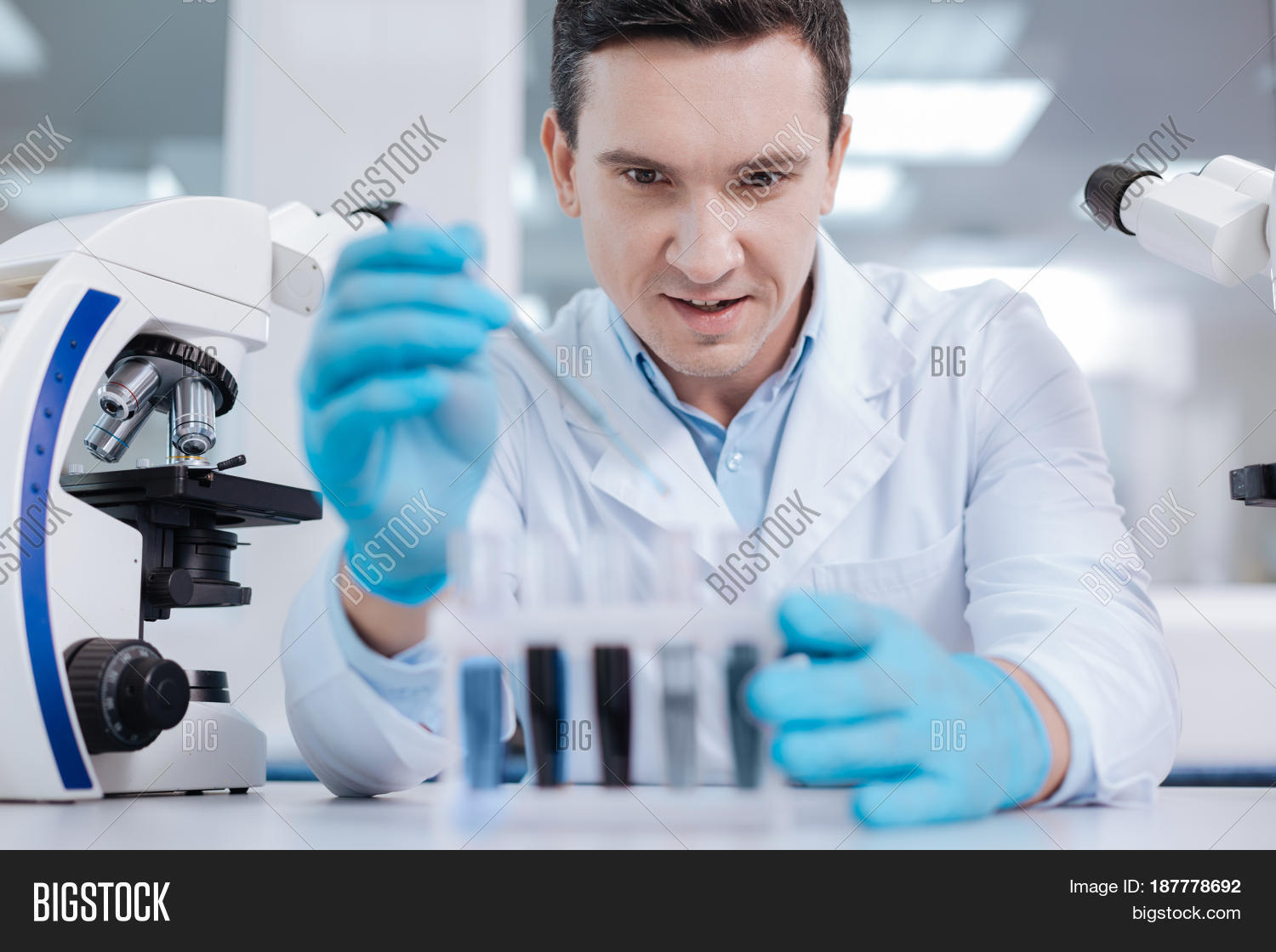 Imagen y foto Sure Hand. (prueba gratis) | Bigstock