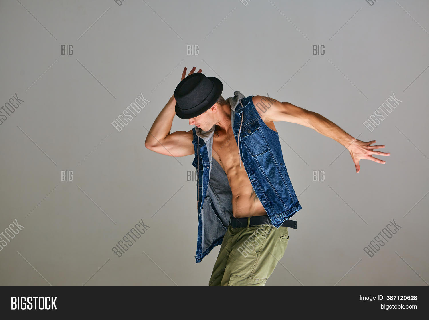 Young Guy Breakdancer Image & Photo (Free Trial) | Bigstock