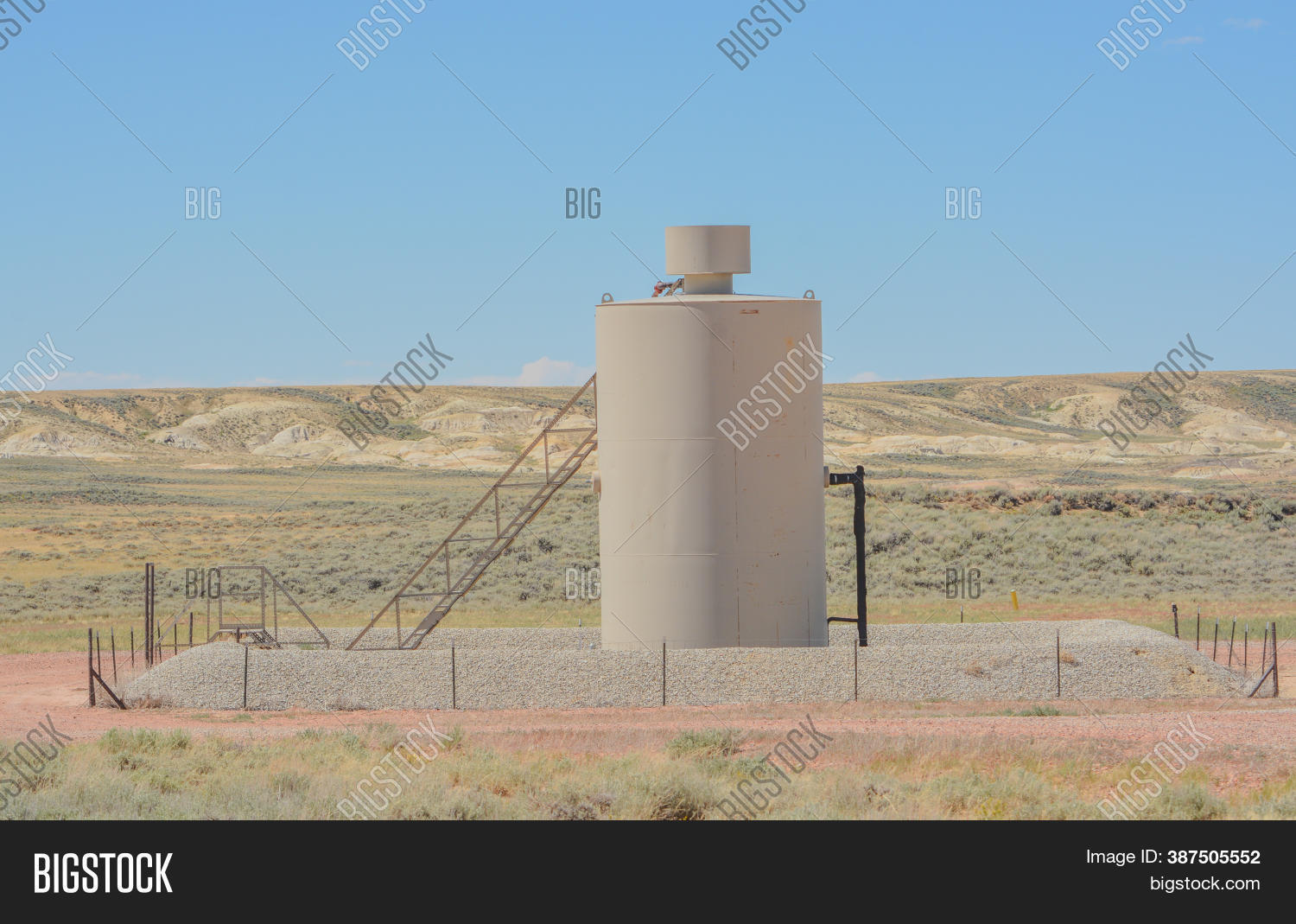 Fracking Equipment Oil Image & Photo (Free Trial) | Bigstock