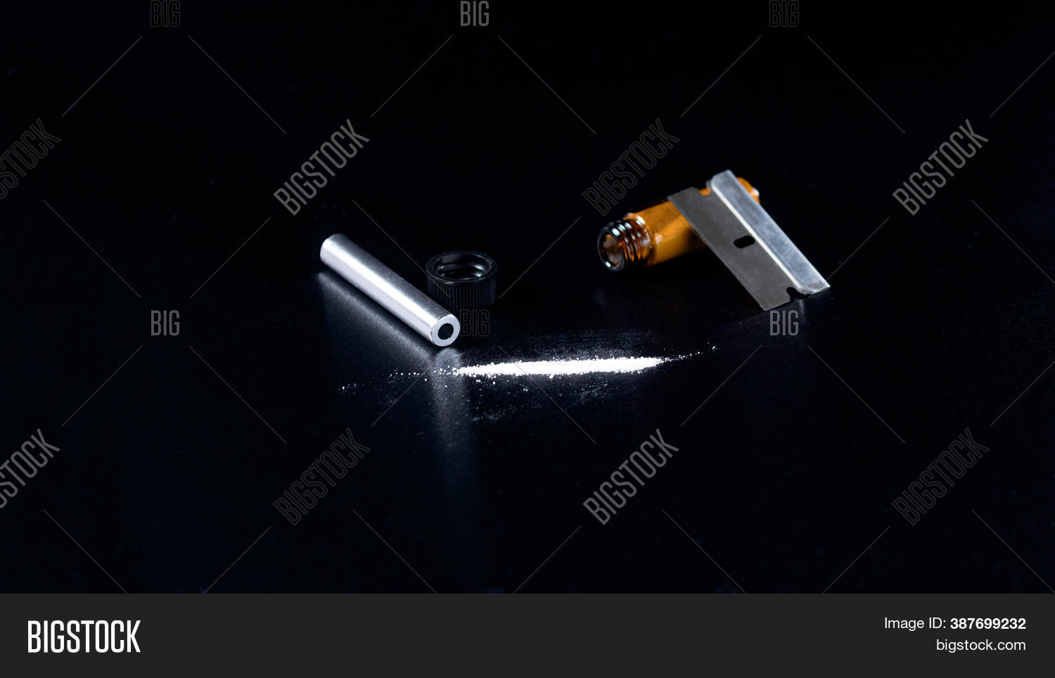 Cocaine Line Razor Image & Photo (Free Trial) | Bigstock