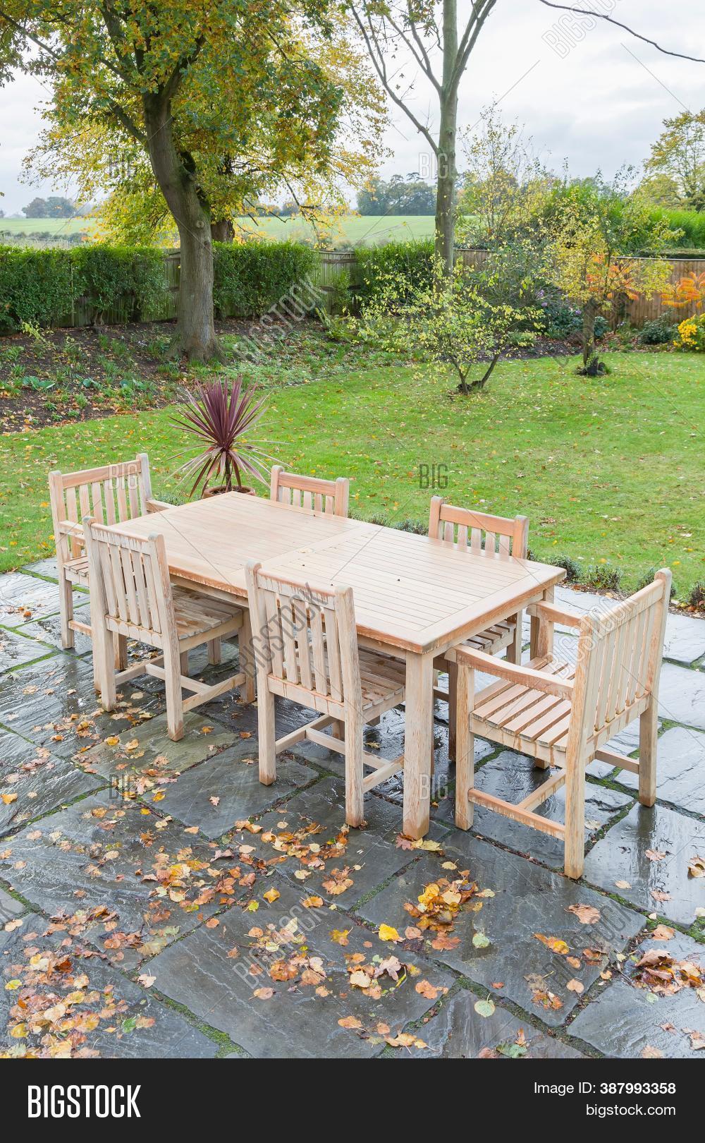 Large Back Garden Uk Image & Photo (Free Trial) | Bigstock