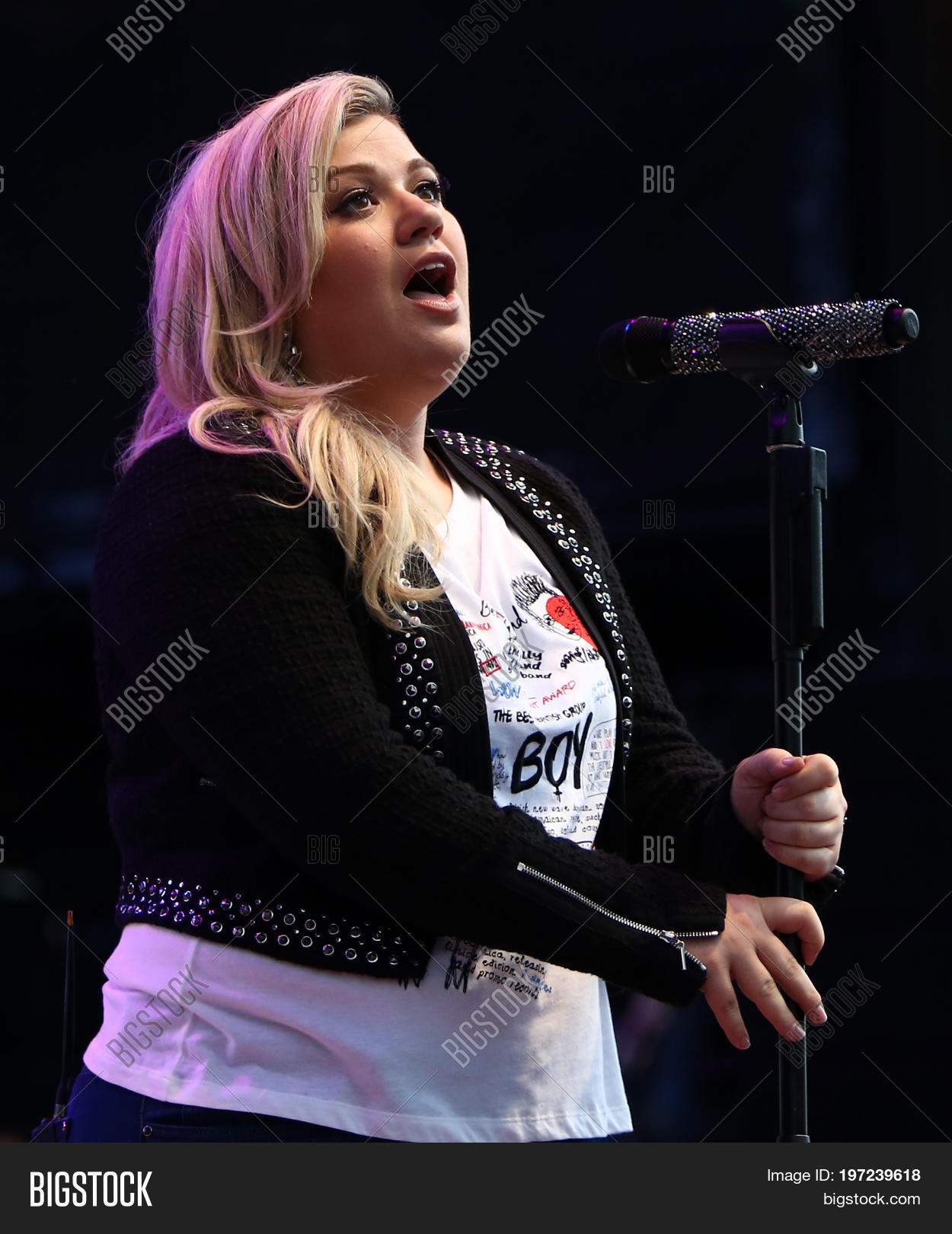 Kelly Clarkson Beach